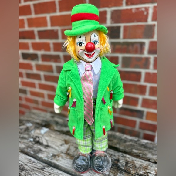 Source Unknown | Other | New Happy Clown Figure W Porcelain Head Feet Hands Extremely Ornate 9 ...